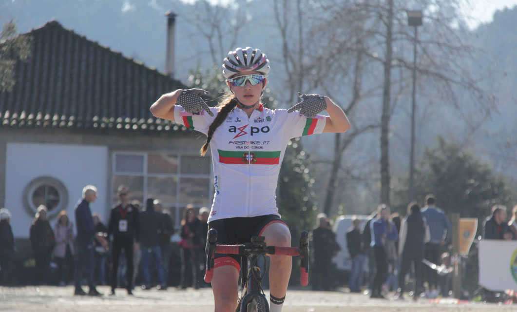 Sob a sombra de Ana Santos