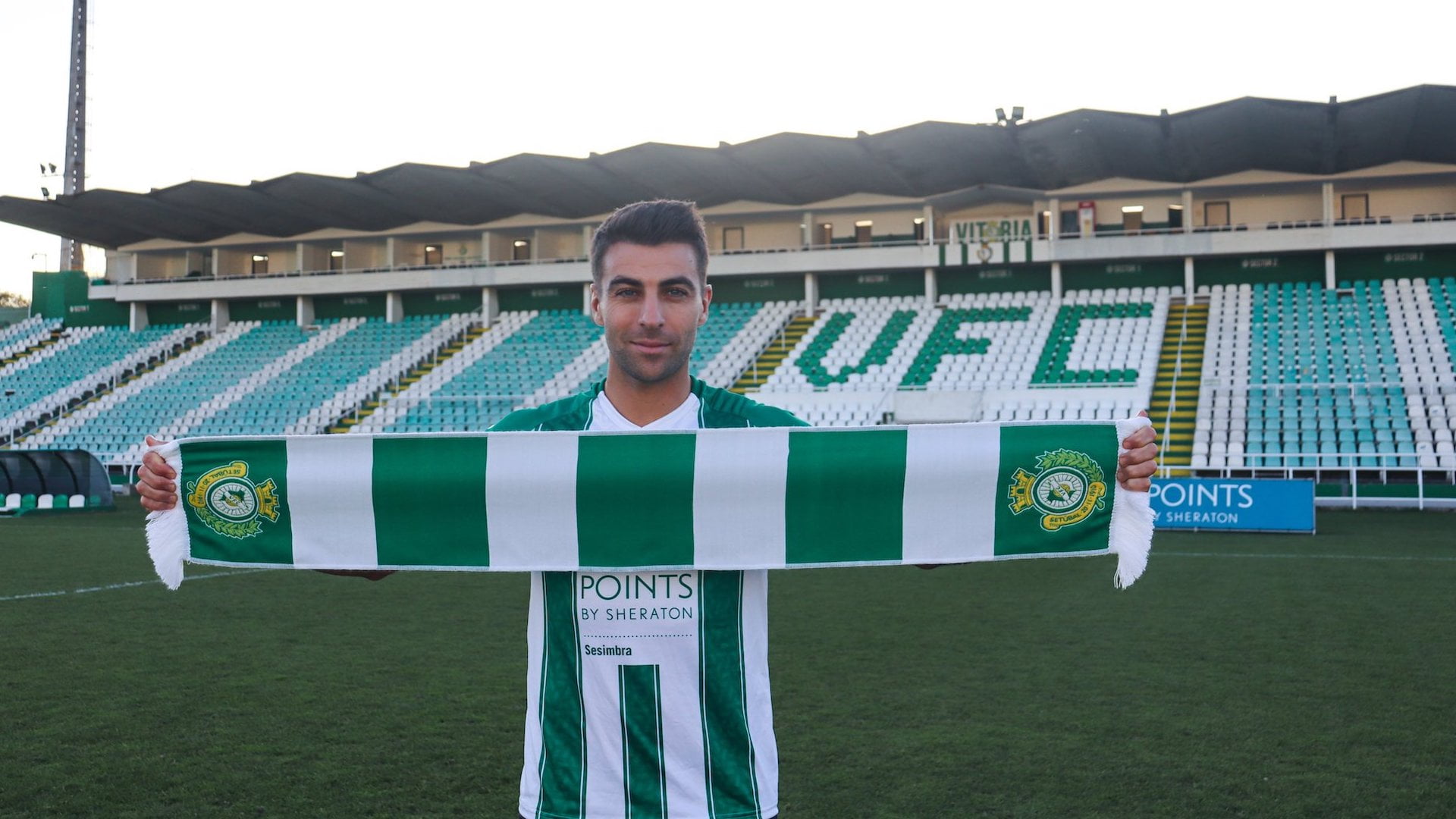 Internacional português é reforço do Vitória FC