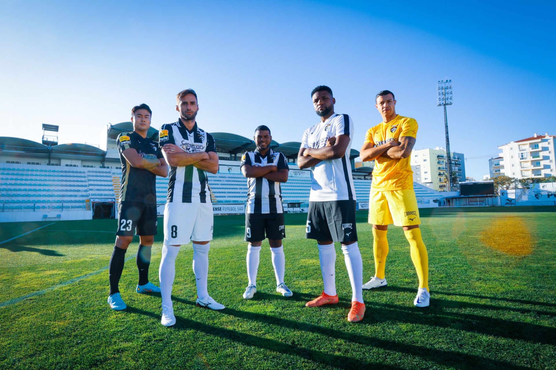 Portimonense SC apresenta cinco jogadores de uma assentada