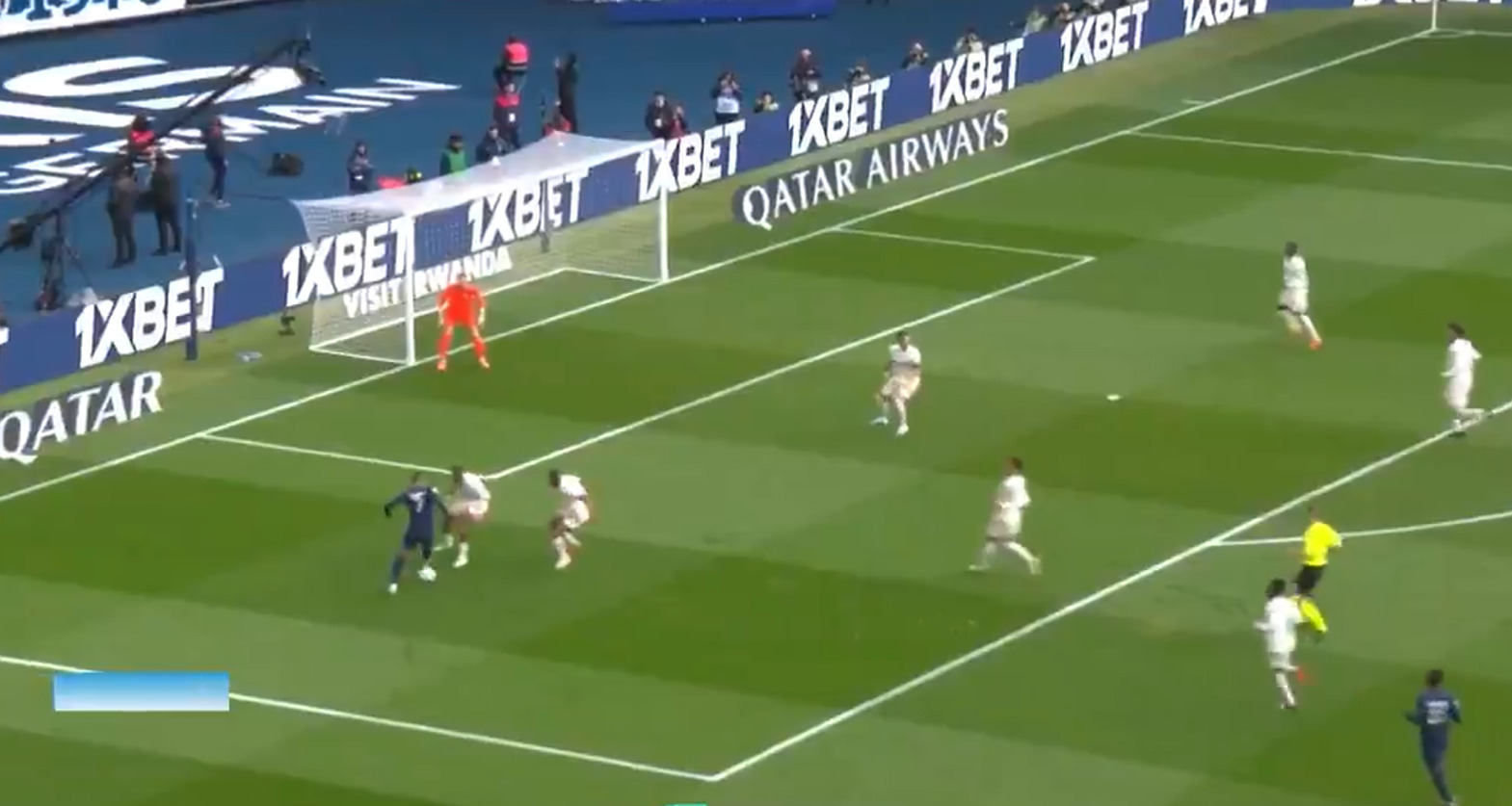 Mbappé marca golão à equipa de Paulo Fonseca