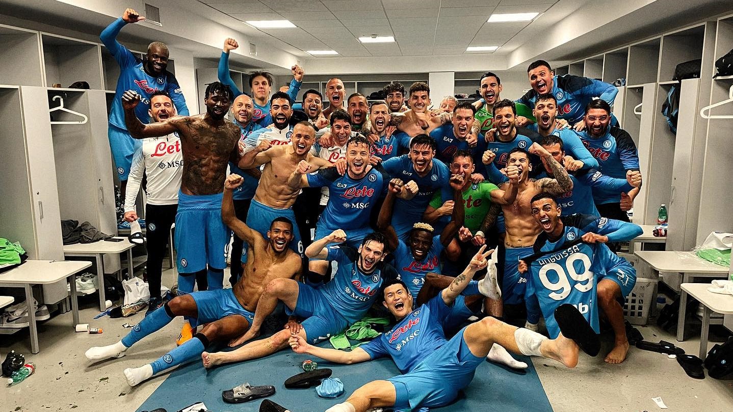 Napoli volta a ser campeão italiano 33 anos depois