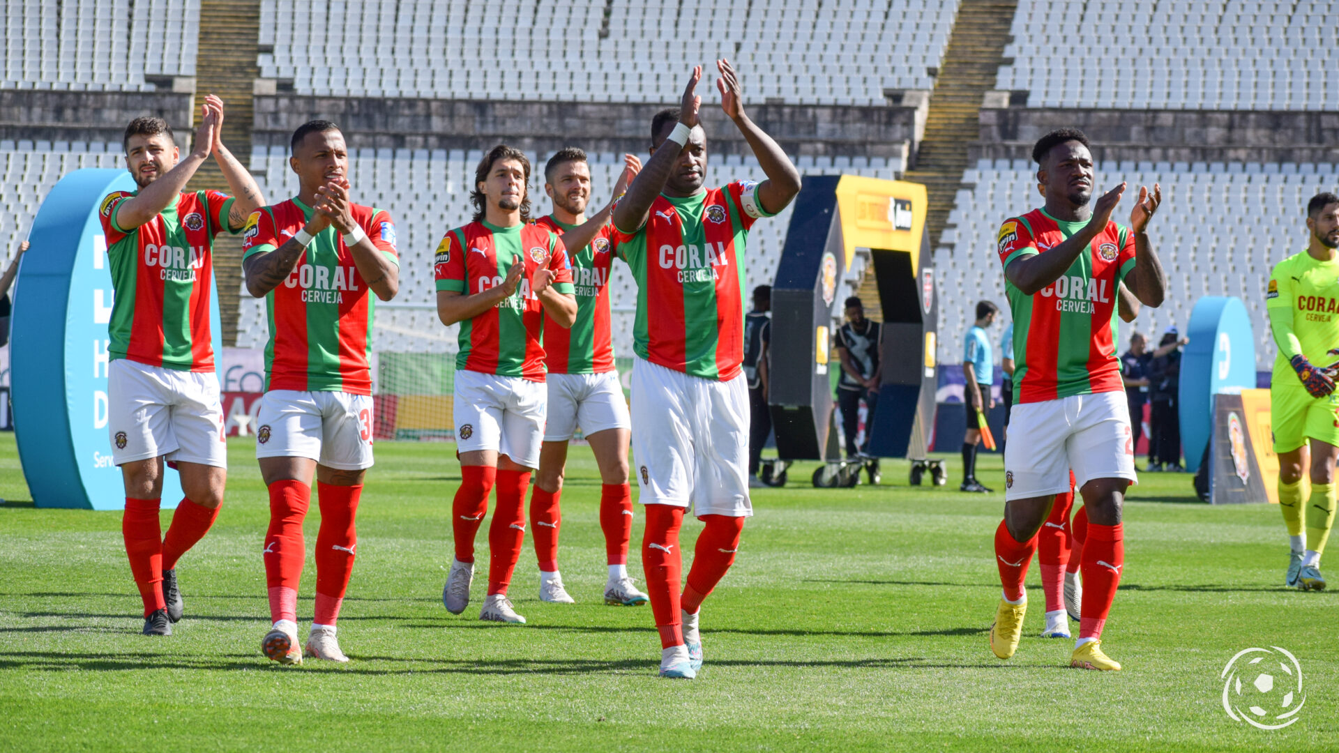 Defesa do CS Marítimo perto de rumar a Espanha