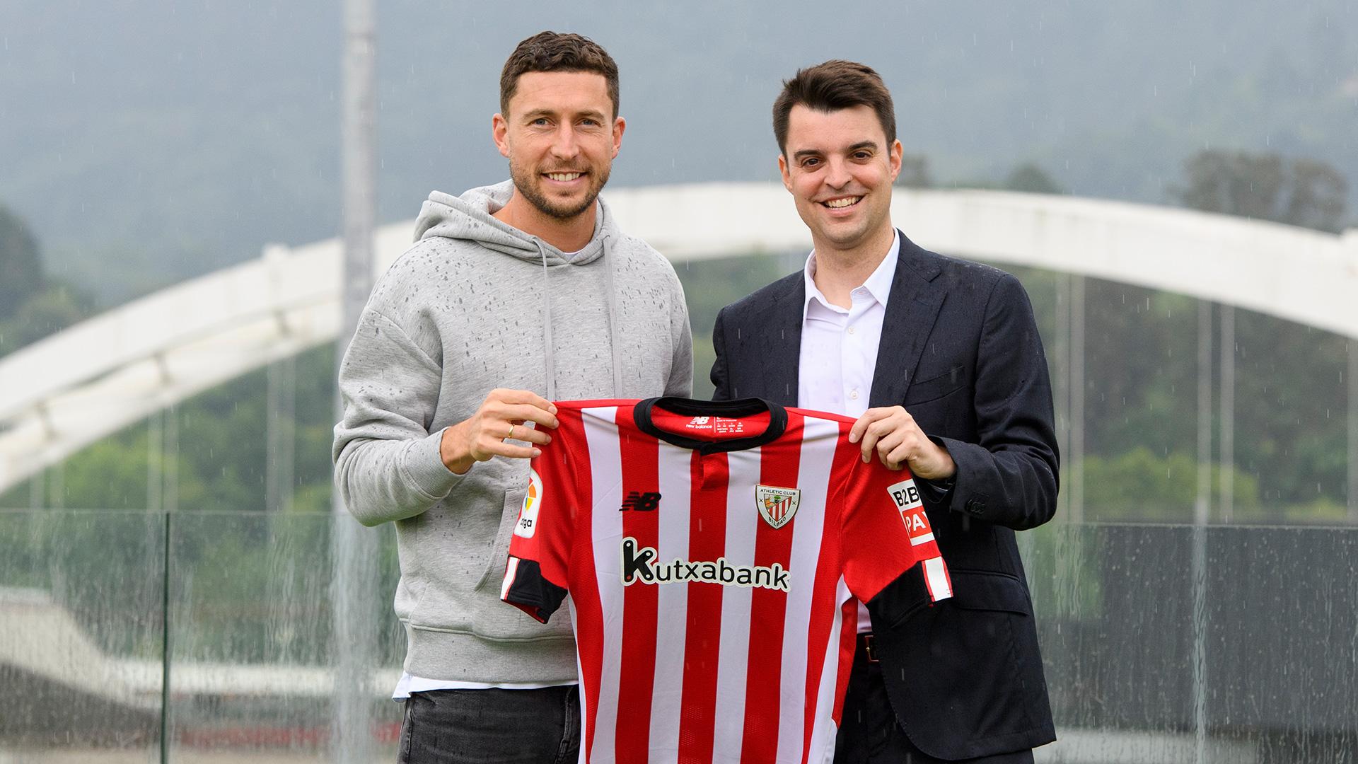 Athletic anuncia renovação com histórico Óscar de Marcos