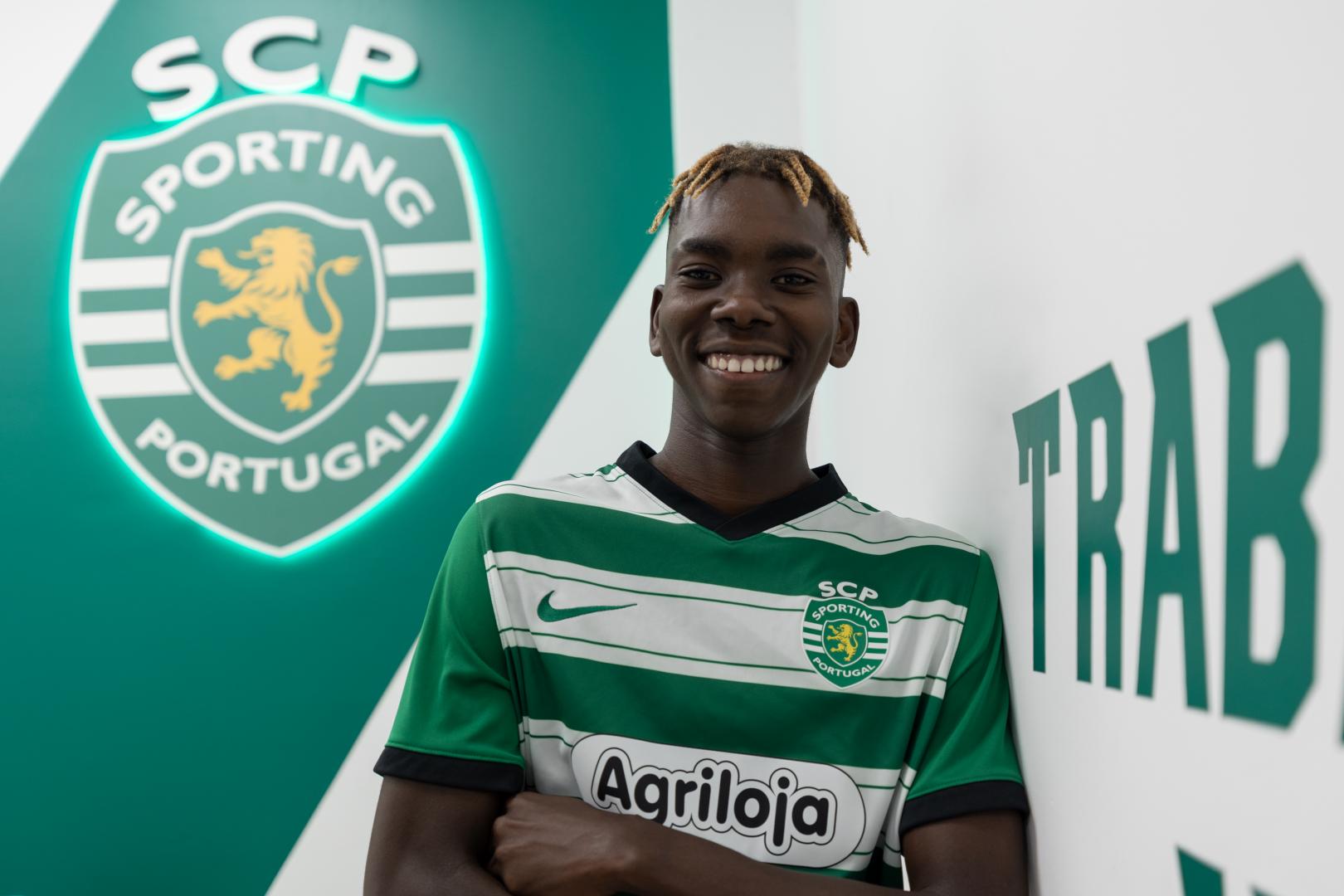 Carlos Frederico renova com o Sporting: «Ricardo Esgaio é o jogador que ...