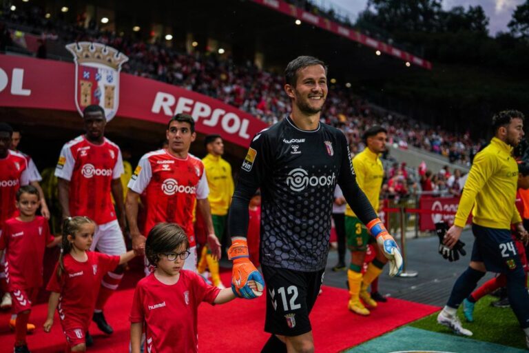 Tiago Sá renova contrato com o SC Braga até 2027