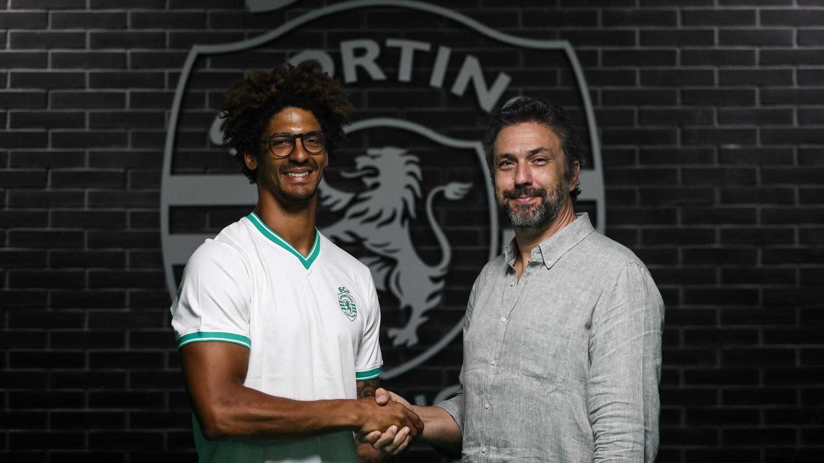 Arnette Hallman oficializado pelo Sporting CP