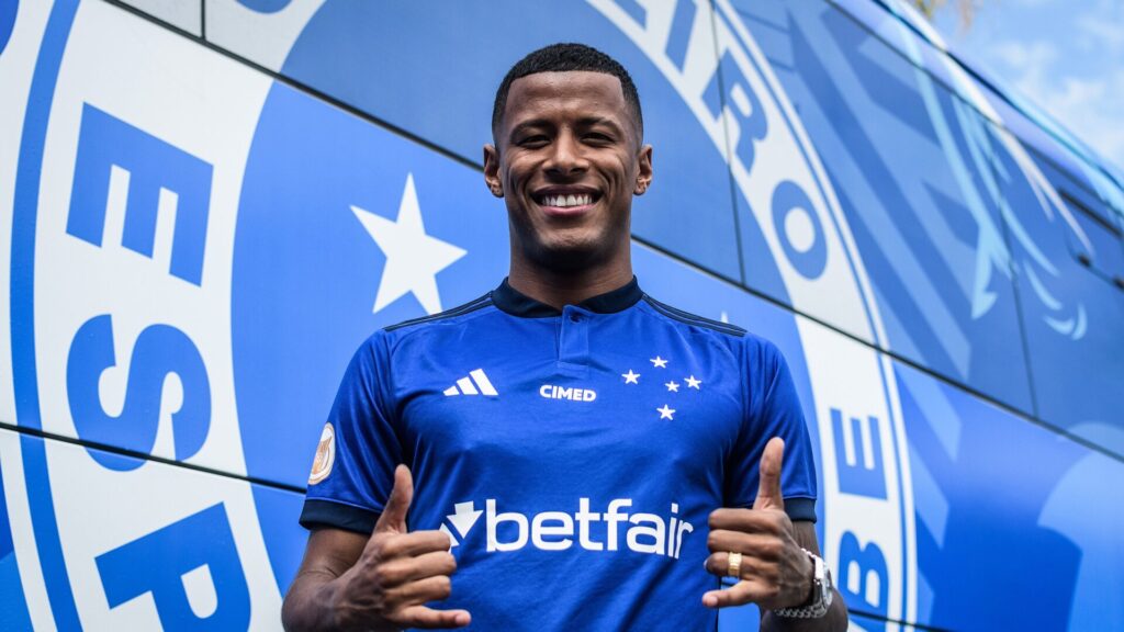 Arthur Gomes deixa Sporting e assina pelo Cruzeiro por três milhões de ...