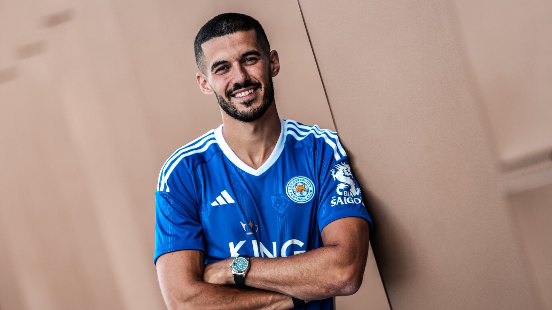 Leicester City confirma contratação de Conor Coady
