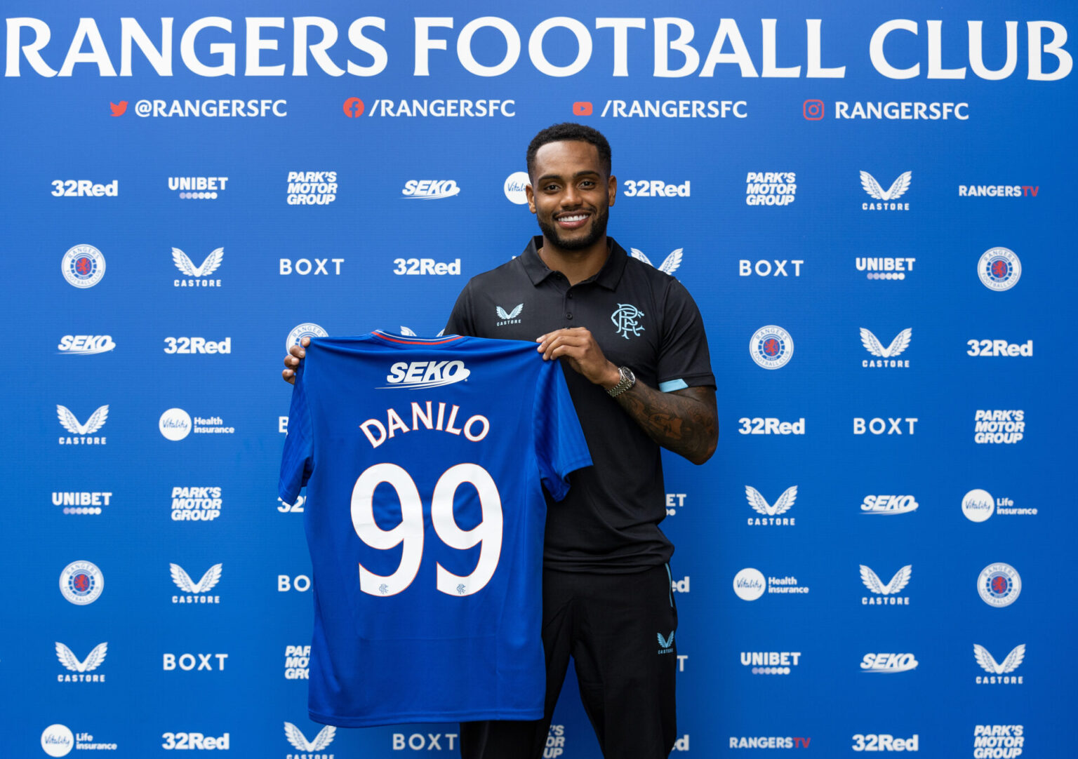 Rangers confirma contratação de Danilo Pereira