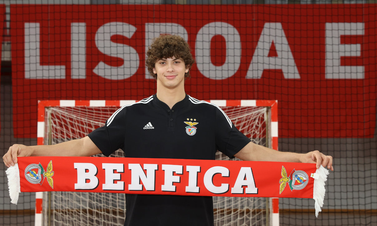 Gabriel Cavalcanti regressa ao plantel do SL Benfica