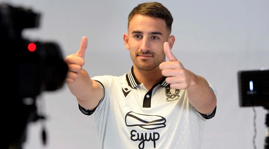 Pol Valentín oficializado como reforço do Sheffield Wednesday