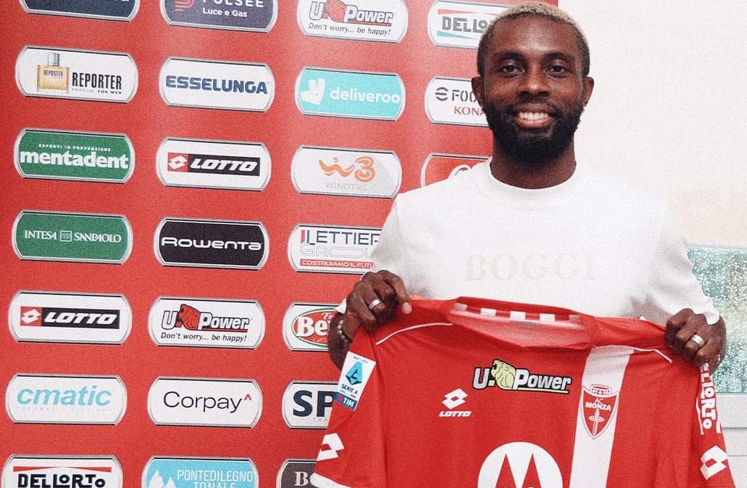 Monza apresenta Akpa-Akpro como reforço