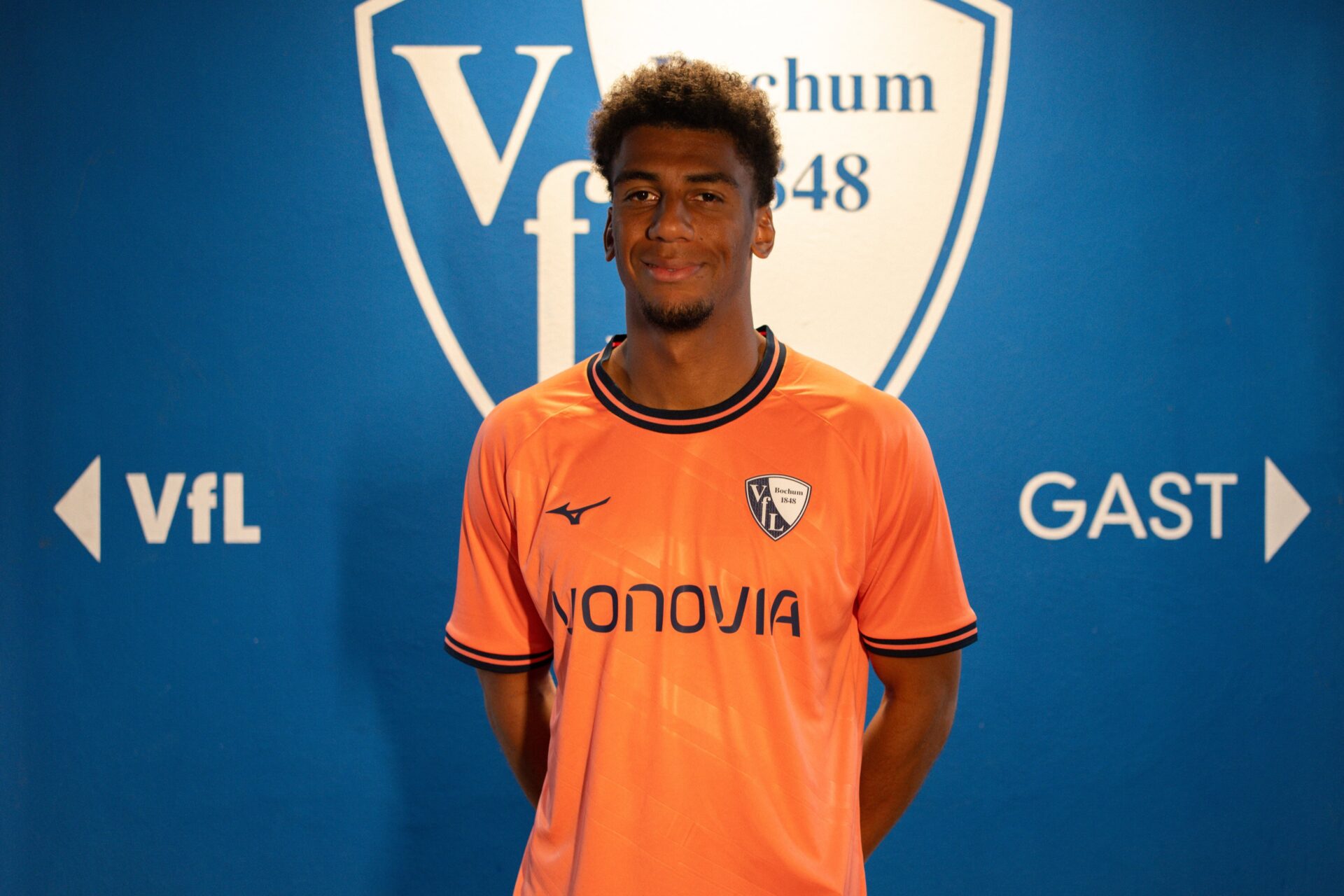 Bernardo Júnior deixa RB Salzburg e assina pelo Bochum