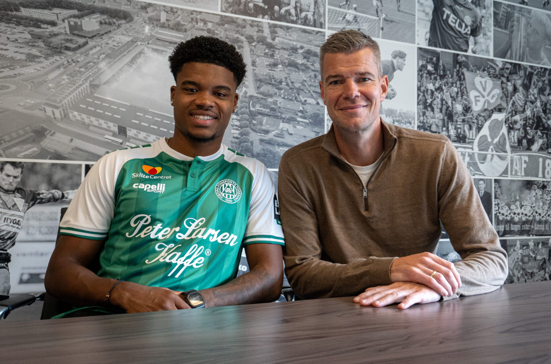 Viborg confirma contratações de Serginho e Nigel Thomas
