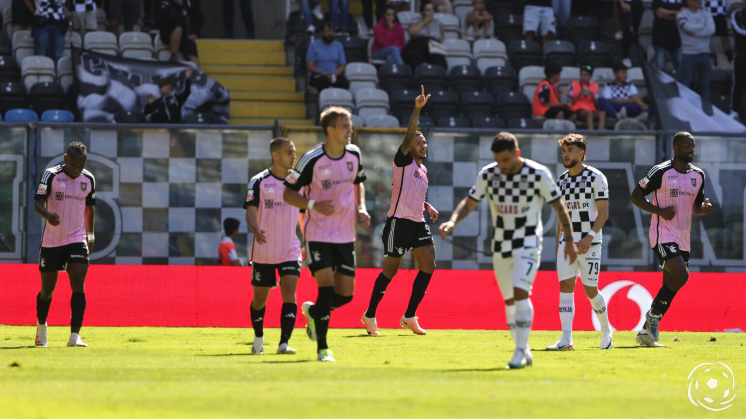 Vasco da Gama vai antecipar contratação de Clayton Silva ao Casa Pia e ...