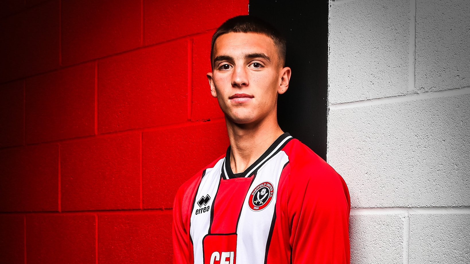 Sheffield United garante empréstimo de Luke Thomas