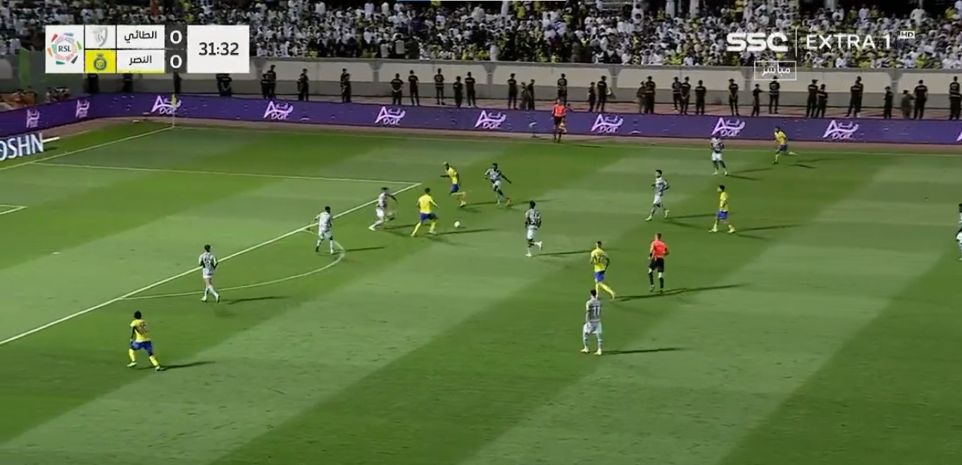 Cristiano Ronaldo assiste Talisca para o golo do Al Nassr