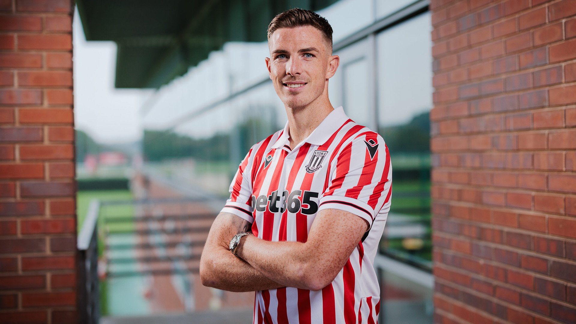 Stoke City confirma contratação do ex-Newcastle Ciaran Clark