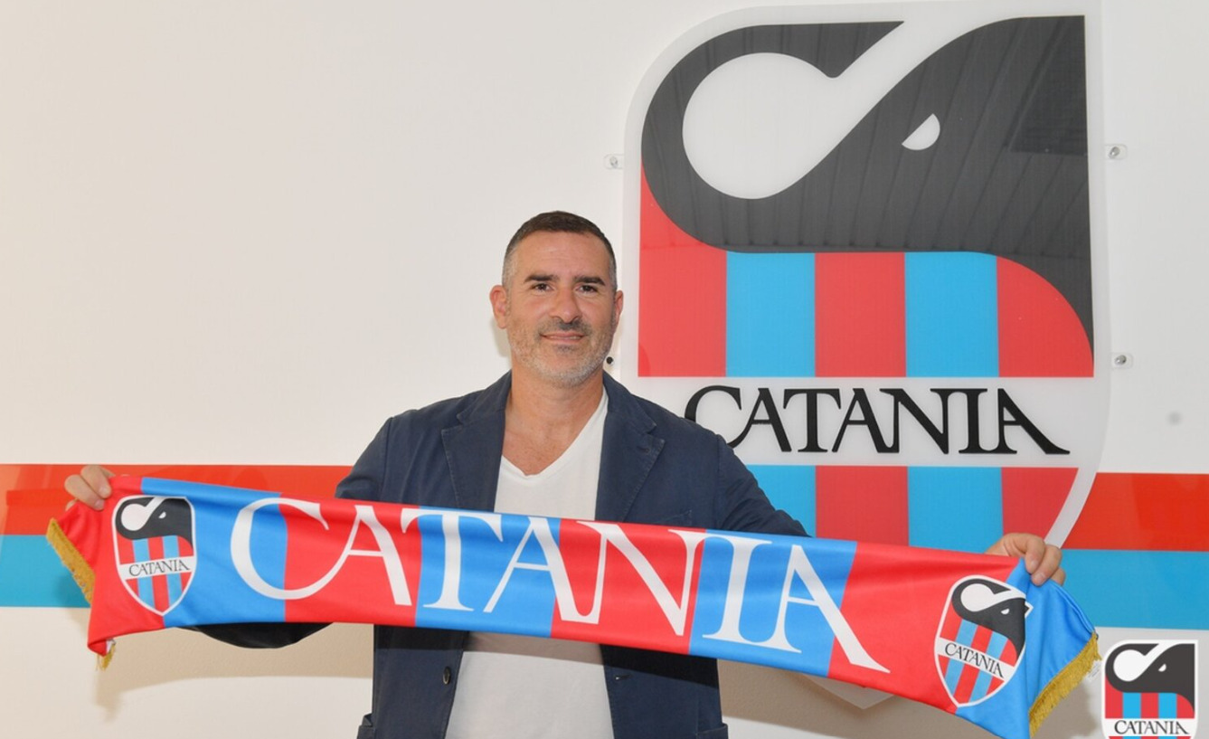 Cristiano Lucarelli é o novo treinador do Catania
