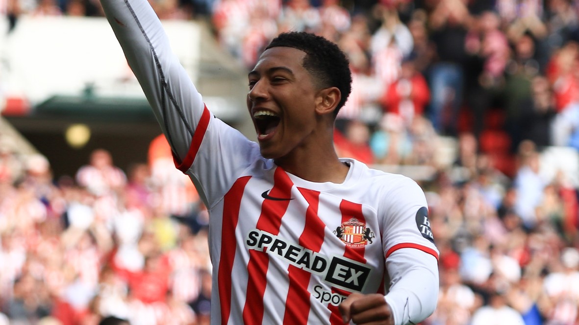 Borussia Dortmund pode avançar por irmão de Jude Bellingham