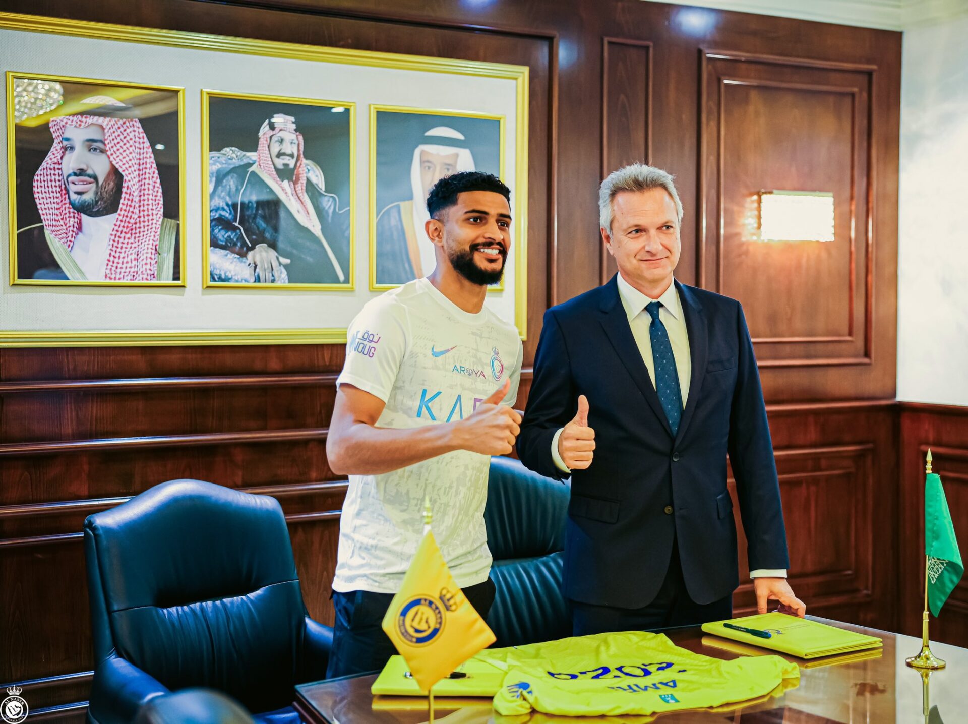 Abdulelah Al Amri renova com o Al Nassr