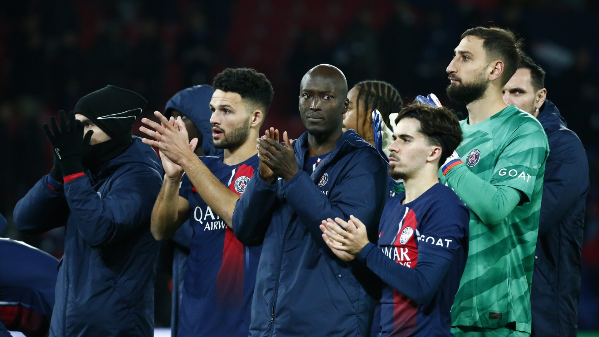 Avançado do PSG apontado à Premier League