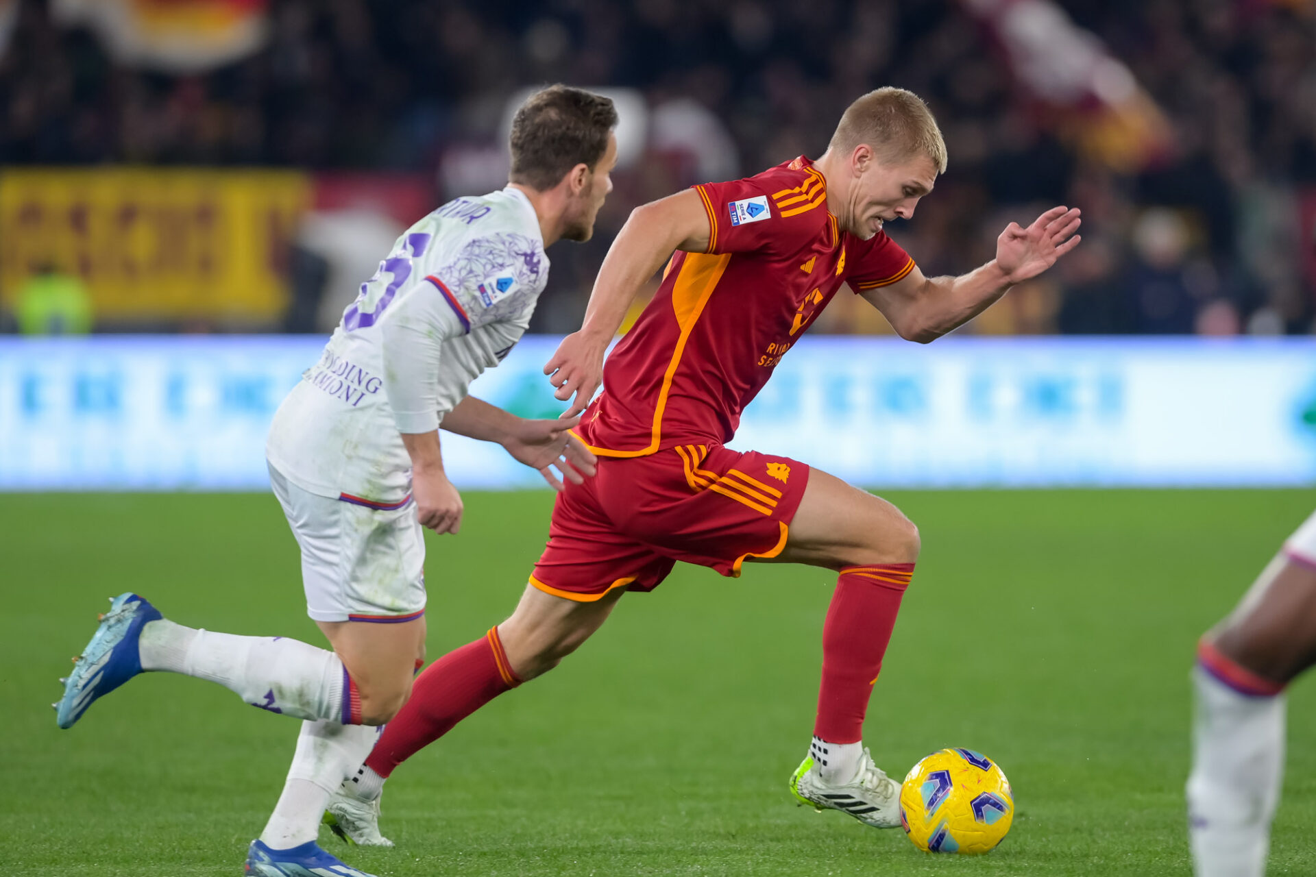 AS Roma acaba reduzida a nove jogadores e empata frente à Fiorentina