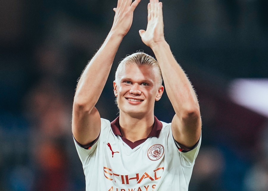 Erling Haaland troca Ronaldo Fenómeno... pelo primo