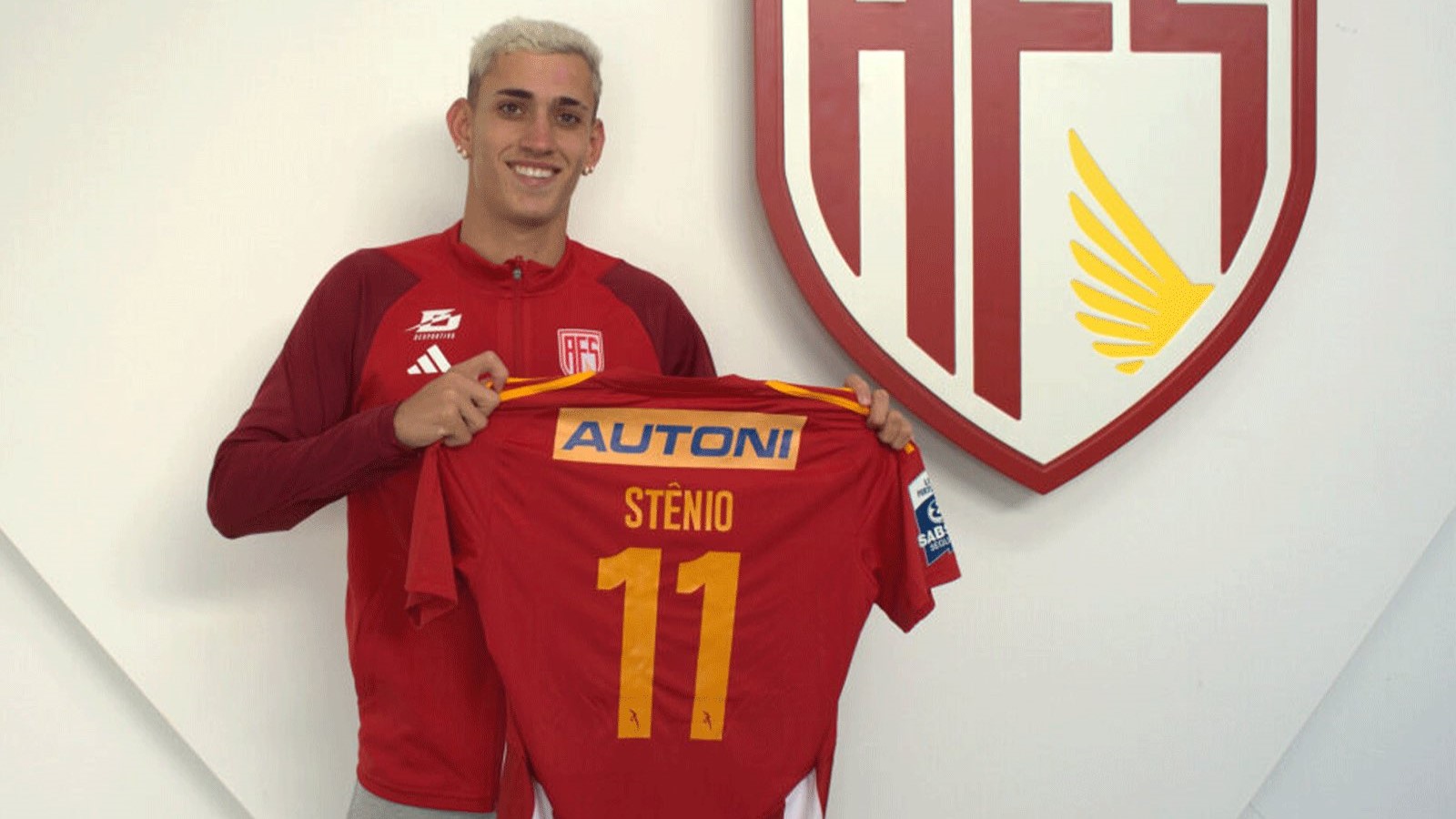 Stênio oficializado como reforço do AVS SAD