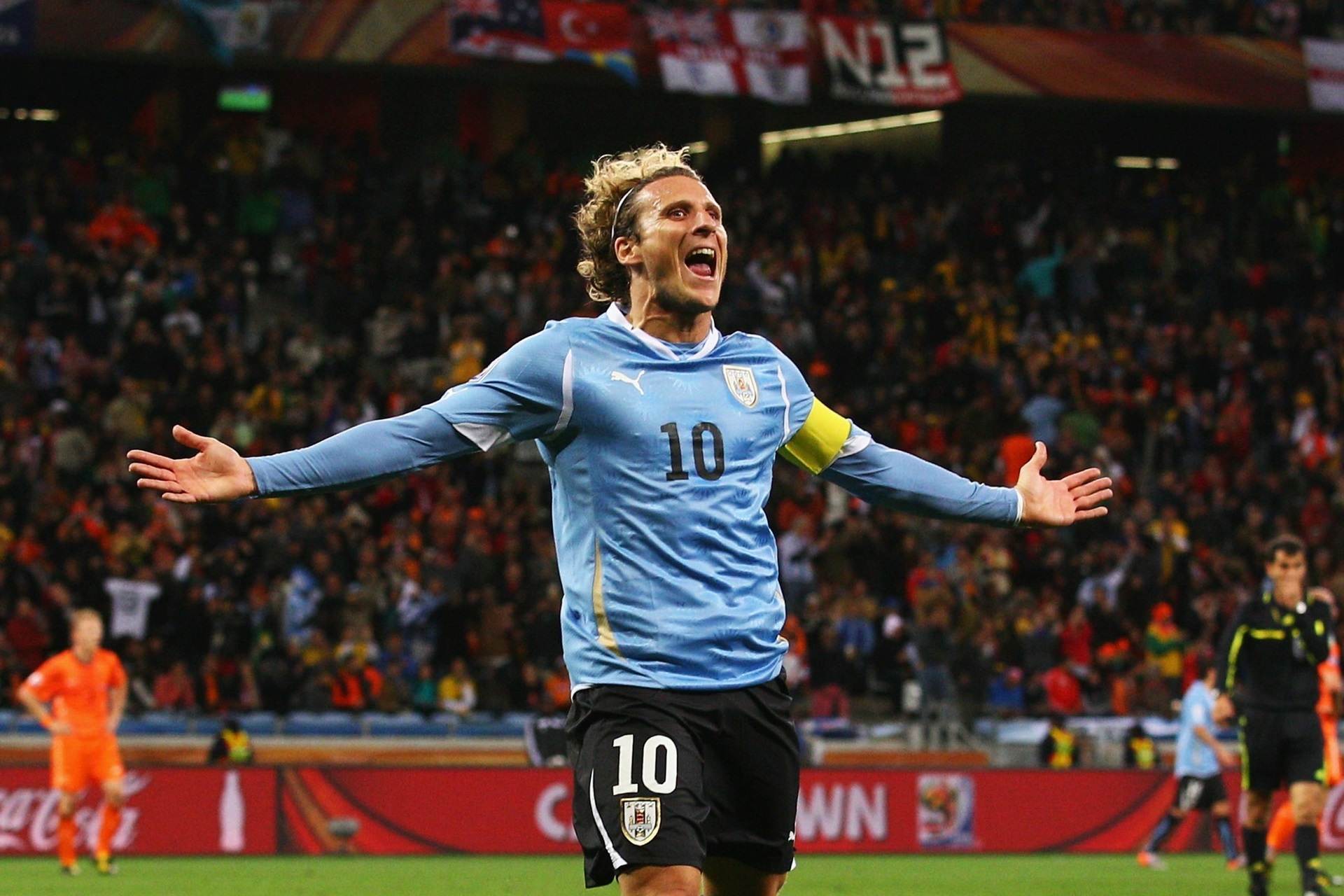 Diego Forlán vai fazer a estreia no ténis profissional aos 45 anos