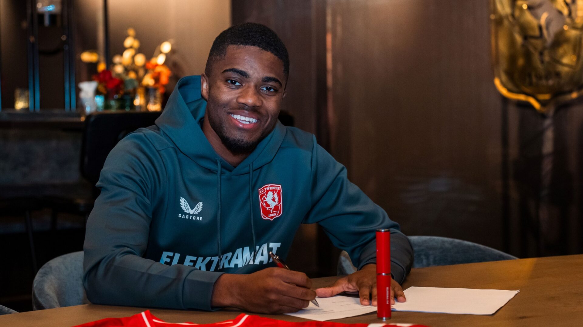 Myron Boadu emprestado pelo Mónaco ao Twente até ao final da época