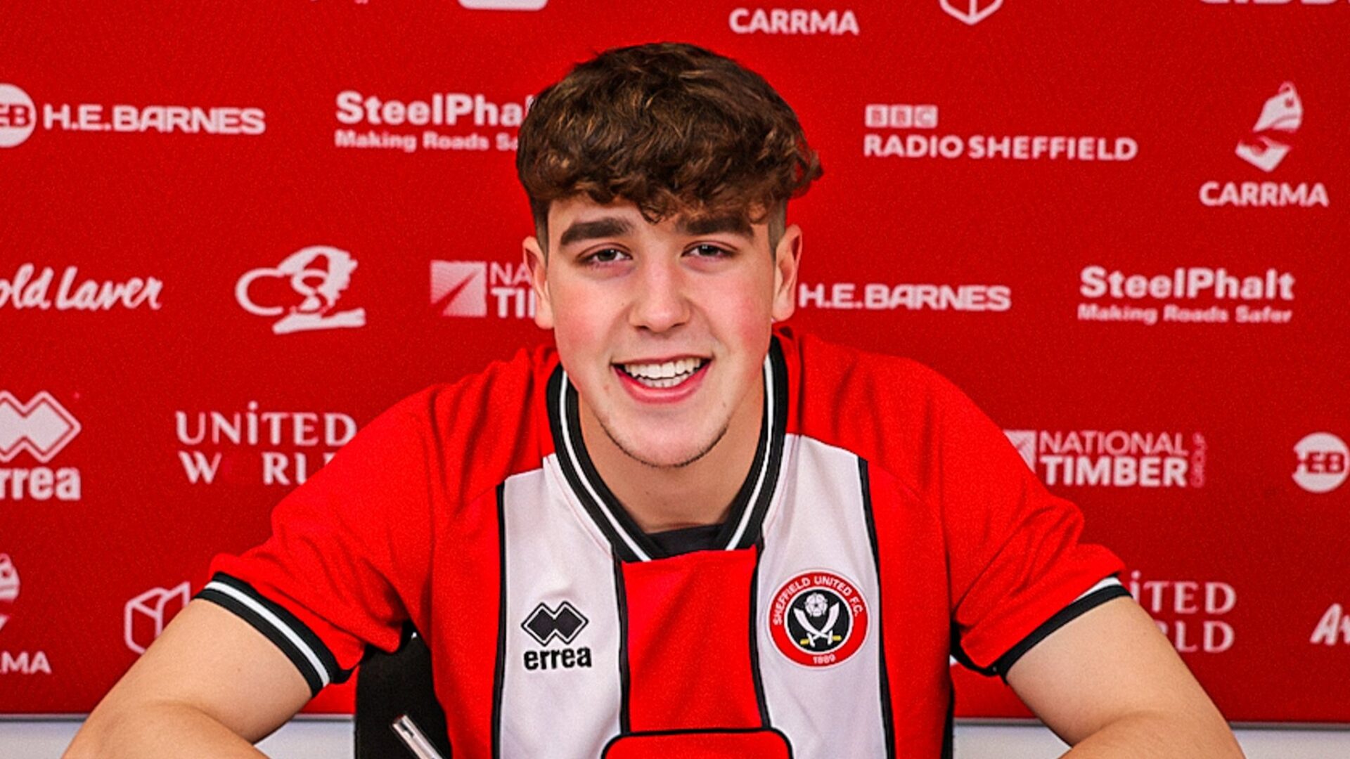 Oliver Arblaster renova com o Sheffield United até 2028