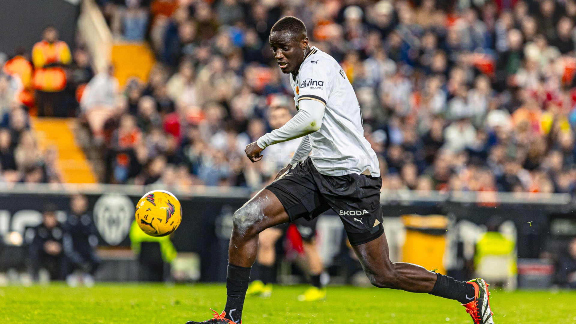 Valência revela mais detalhes sobre a aparatosa lesão de Mouctar Diakhaby