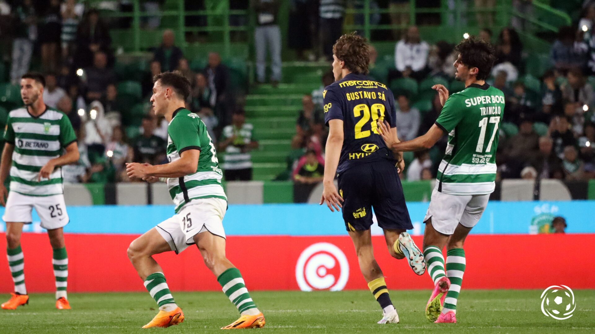 Gustavo Sá está a brilhar no Famalicão e tem pretendentes na Premier League