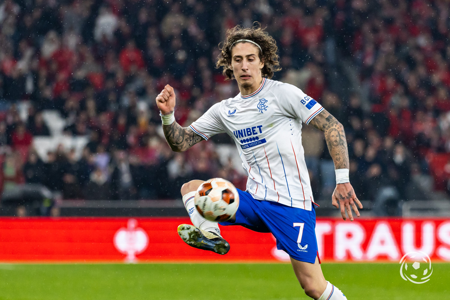 Fábio Silva vai ser novamente emprestado pelo Wolverhampton e ruma à La ...