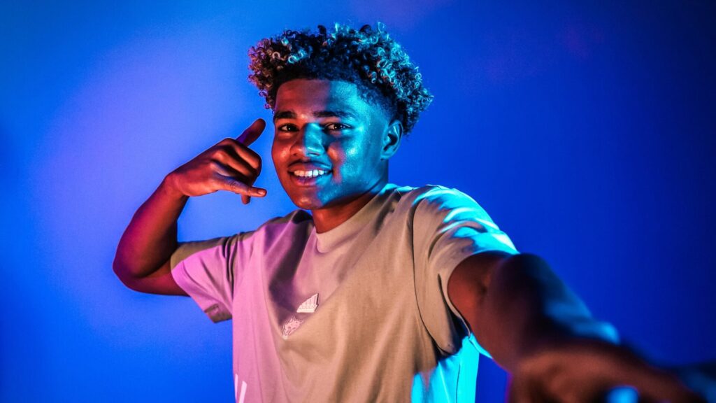 Michael Golding deixa o Chelsea e é reforço do Leicester