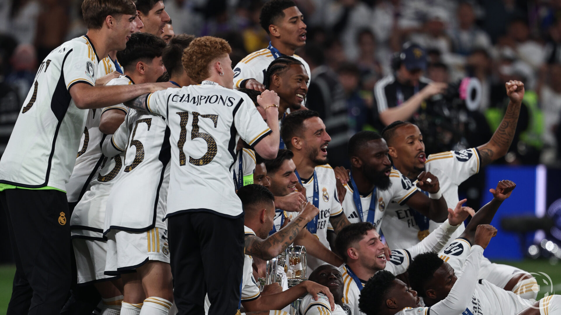 Kylian Mbappé fica com o 9 e Federico Valverde assume camisola de Toni ...