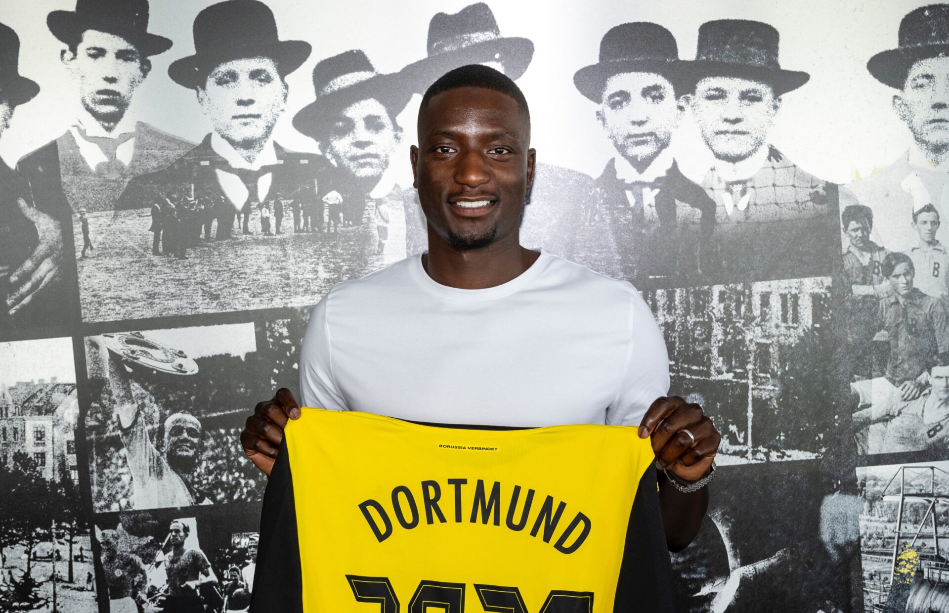 Borussia Dortmund anuncia contratação de Serhou Guirassy