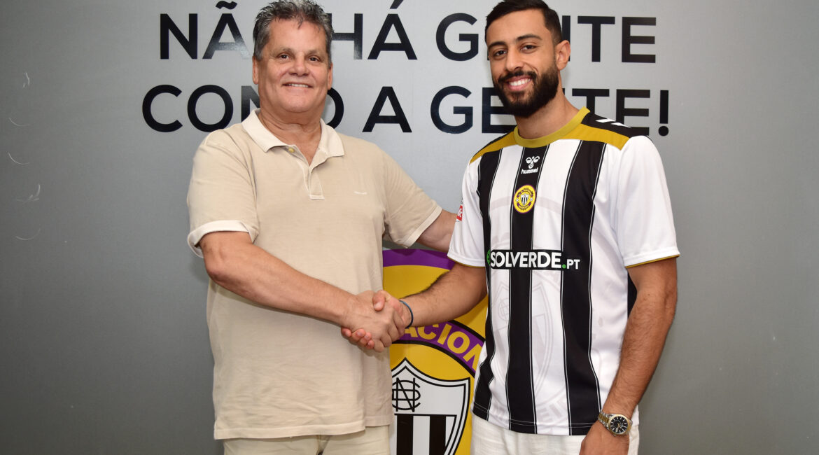 Chiheb Laabidi assina por três épocas pelo Nacional