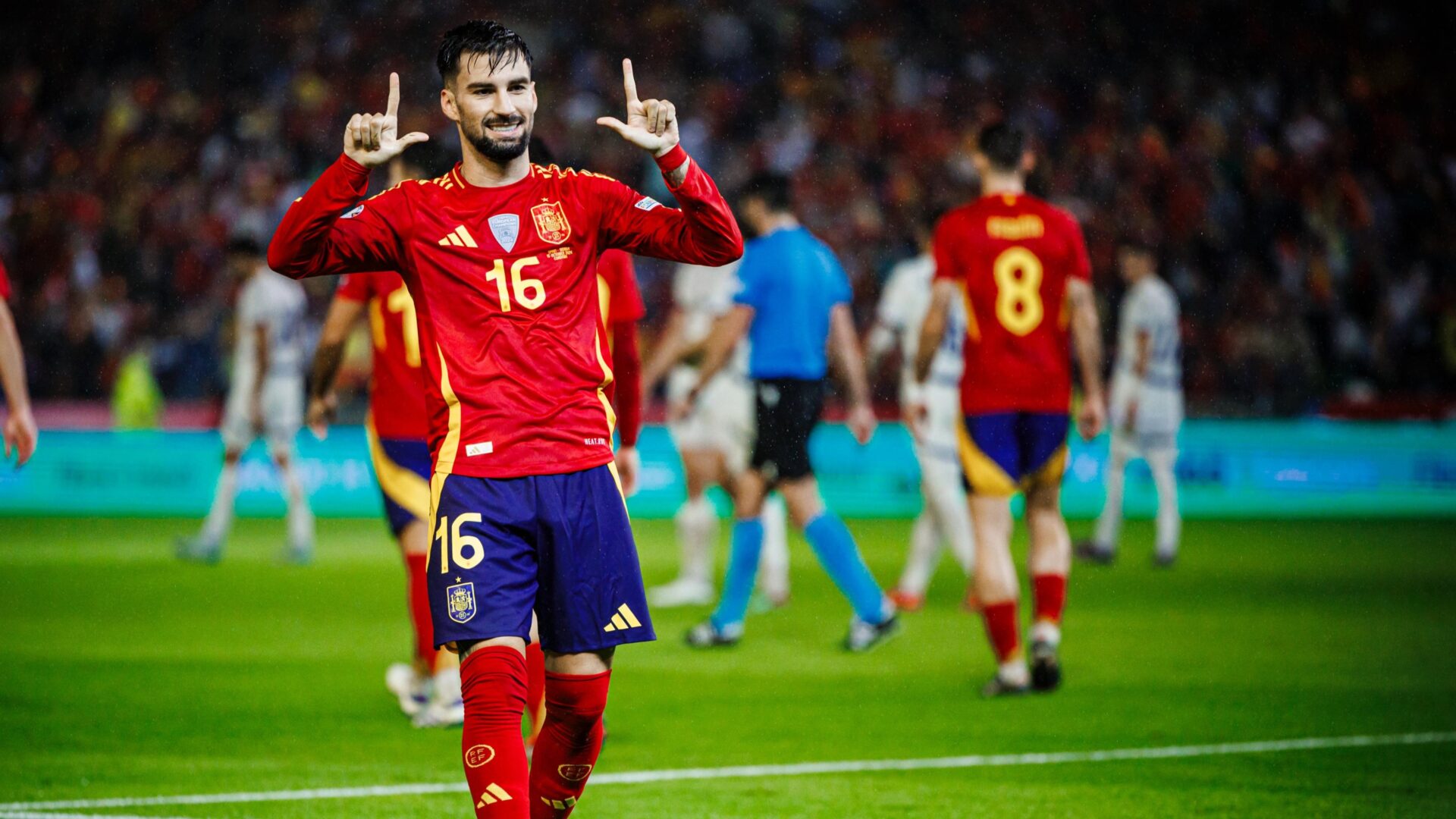 Álex Baena abordou o seu futuro: «Se saísse, teria de ser para um dos ...