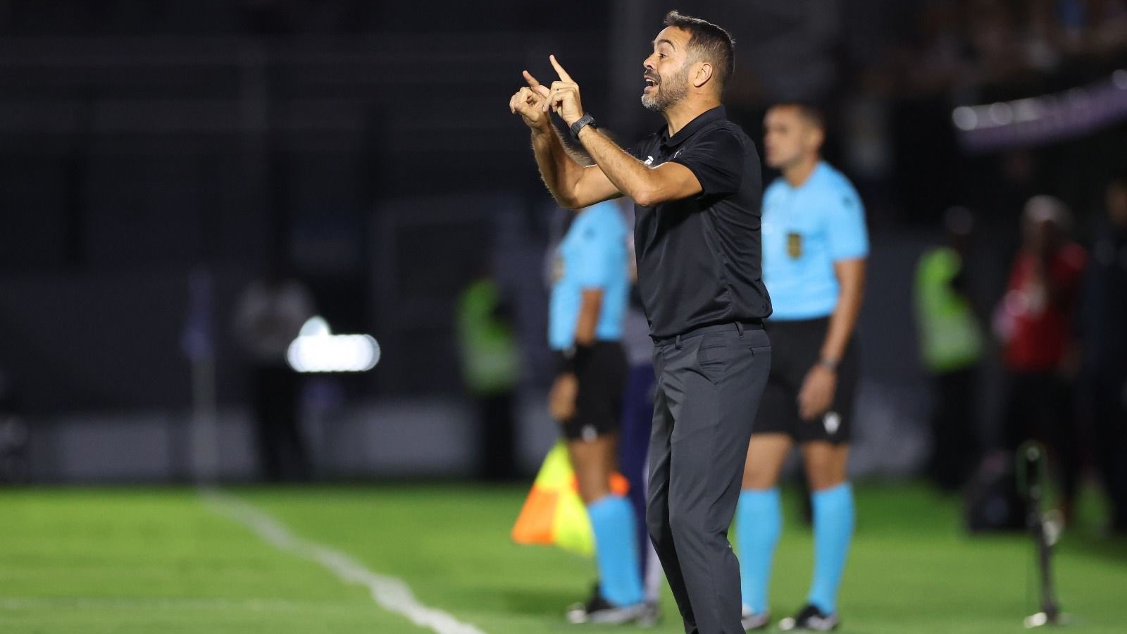 Artur Jorge quebra recorde de pontos da história do Botafogo no Brasileirão