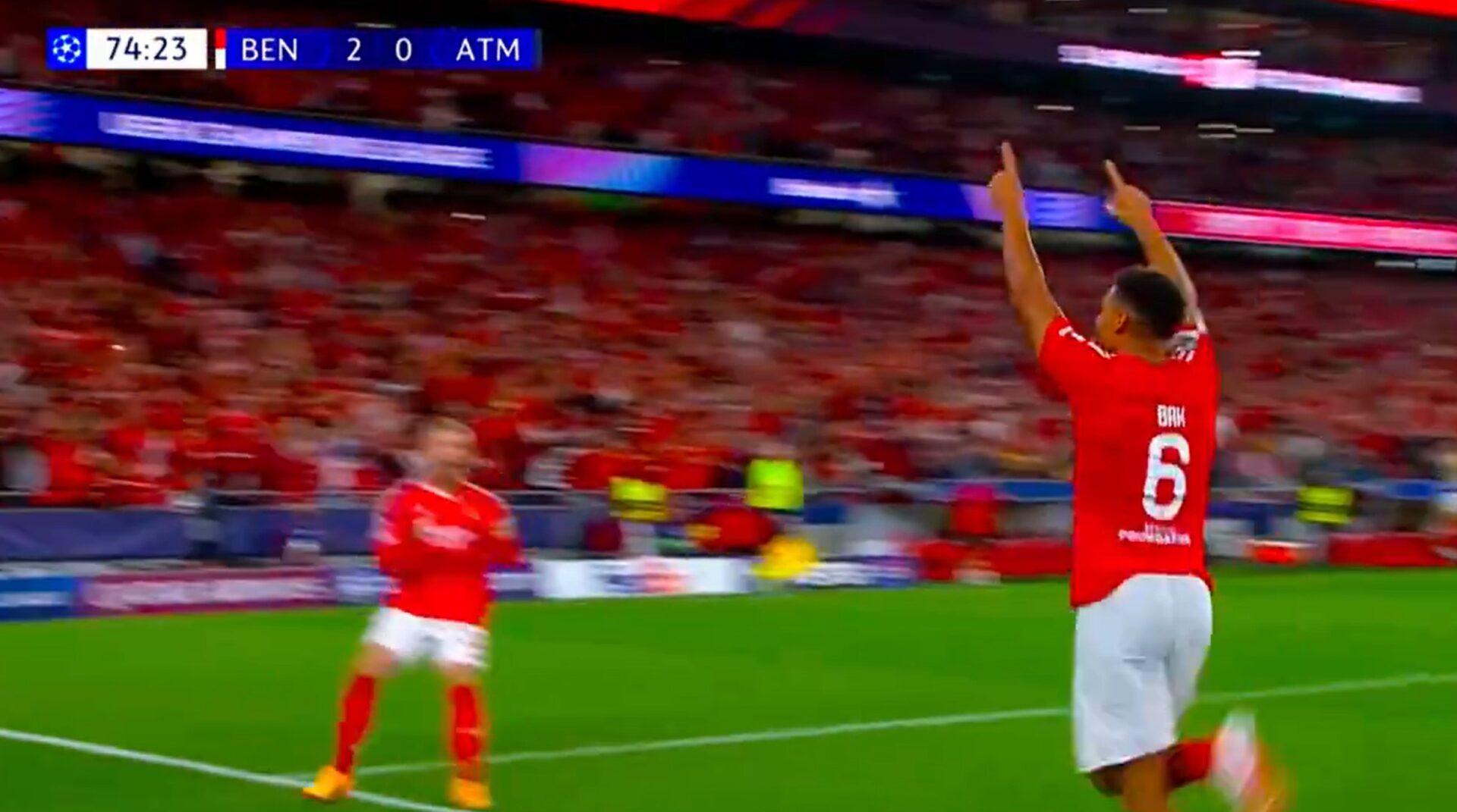 Alexander Bah também marca no Benfica x Atlético Madrid