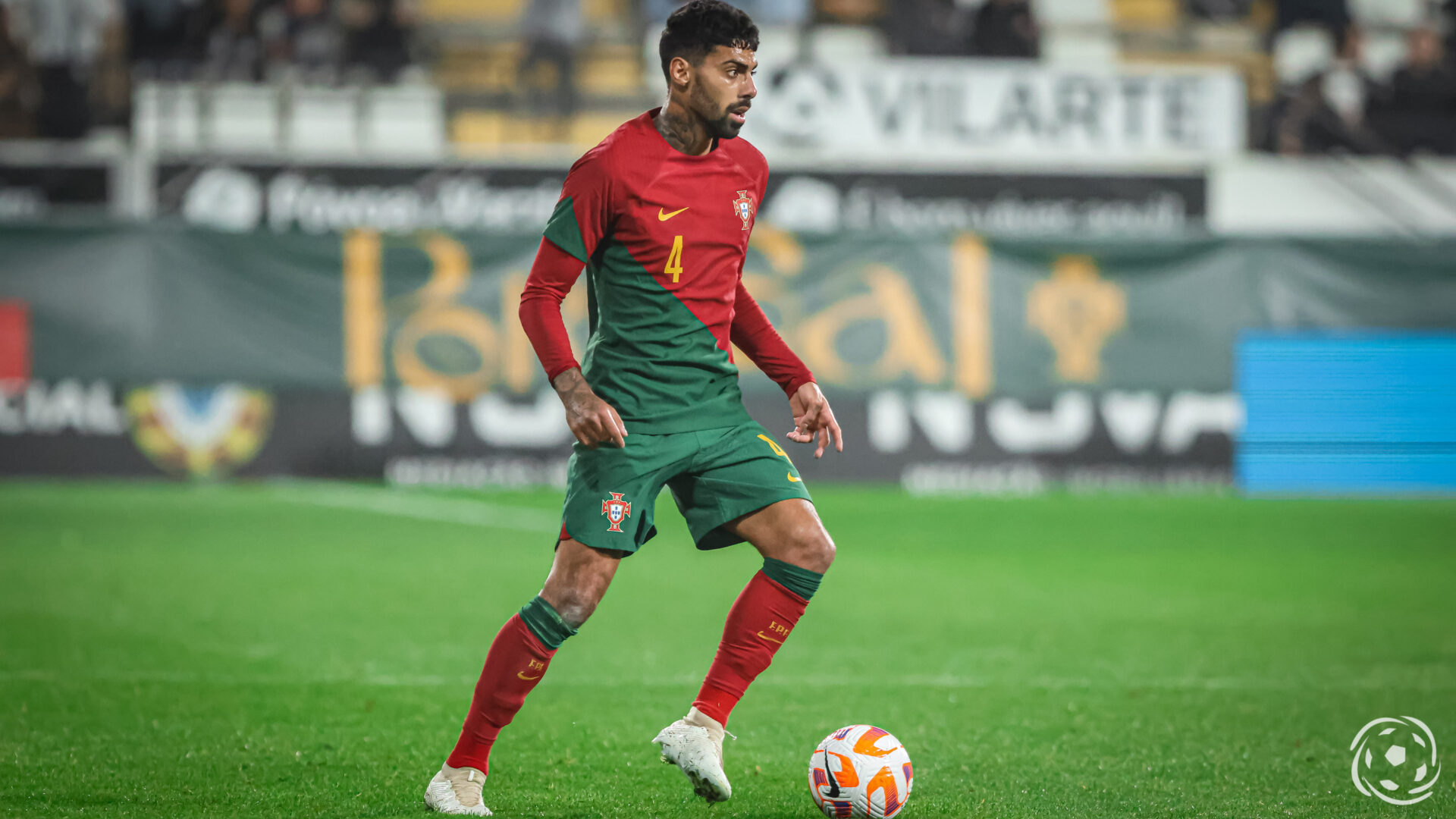 Samu Costa expulso em 13 minutos depois de duas entradas perigosas