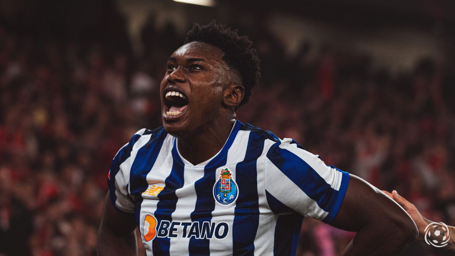 Novidades sobre o passe de Samu Aghehowa e o que o FC Porto pode fazer