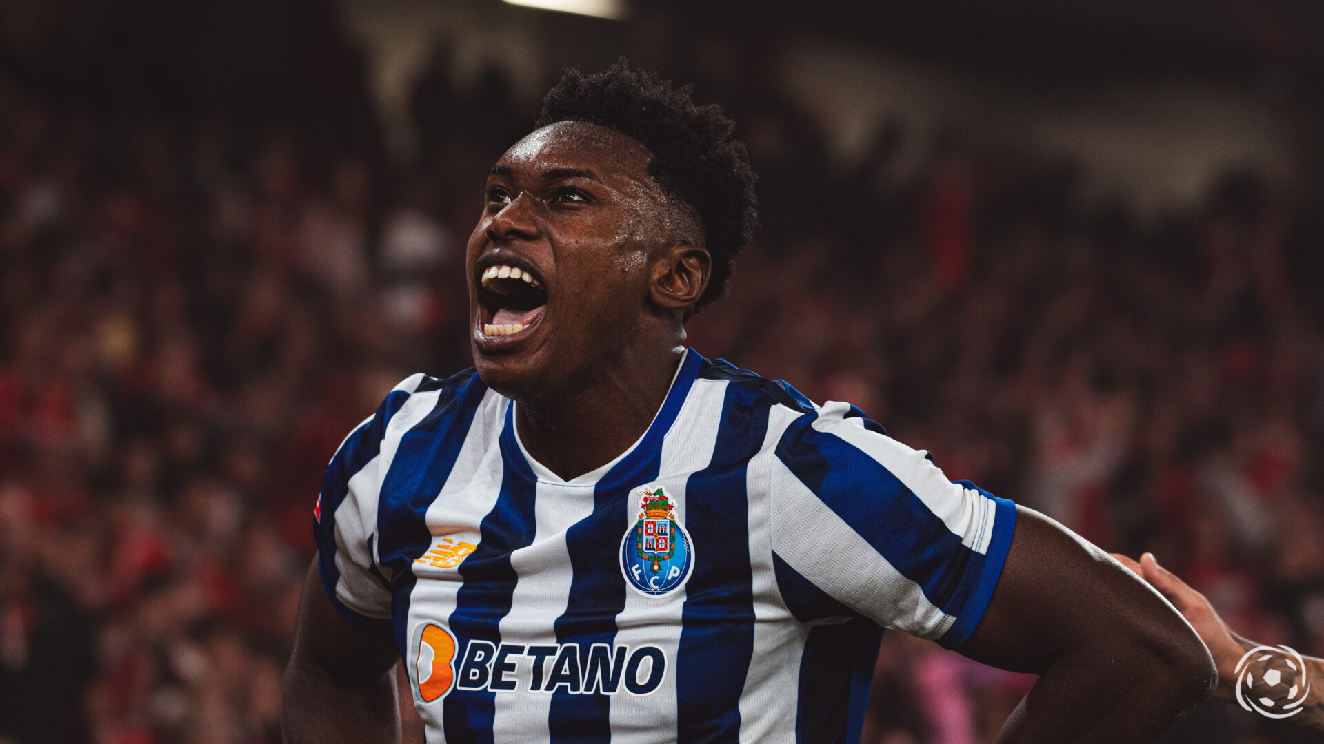 Novidades sobre o passe de Samu Aghehowa e o que o FC Porto pode fazer