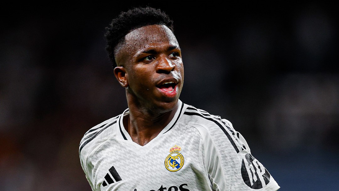 Vinícius Júnior vence prémio de melhor jogador do ano nos Globe Soccer ...