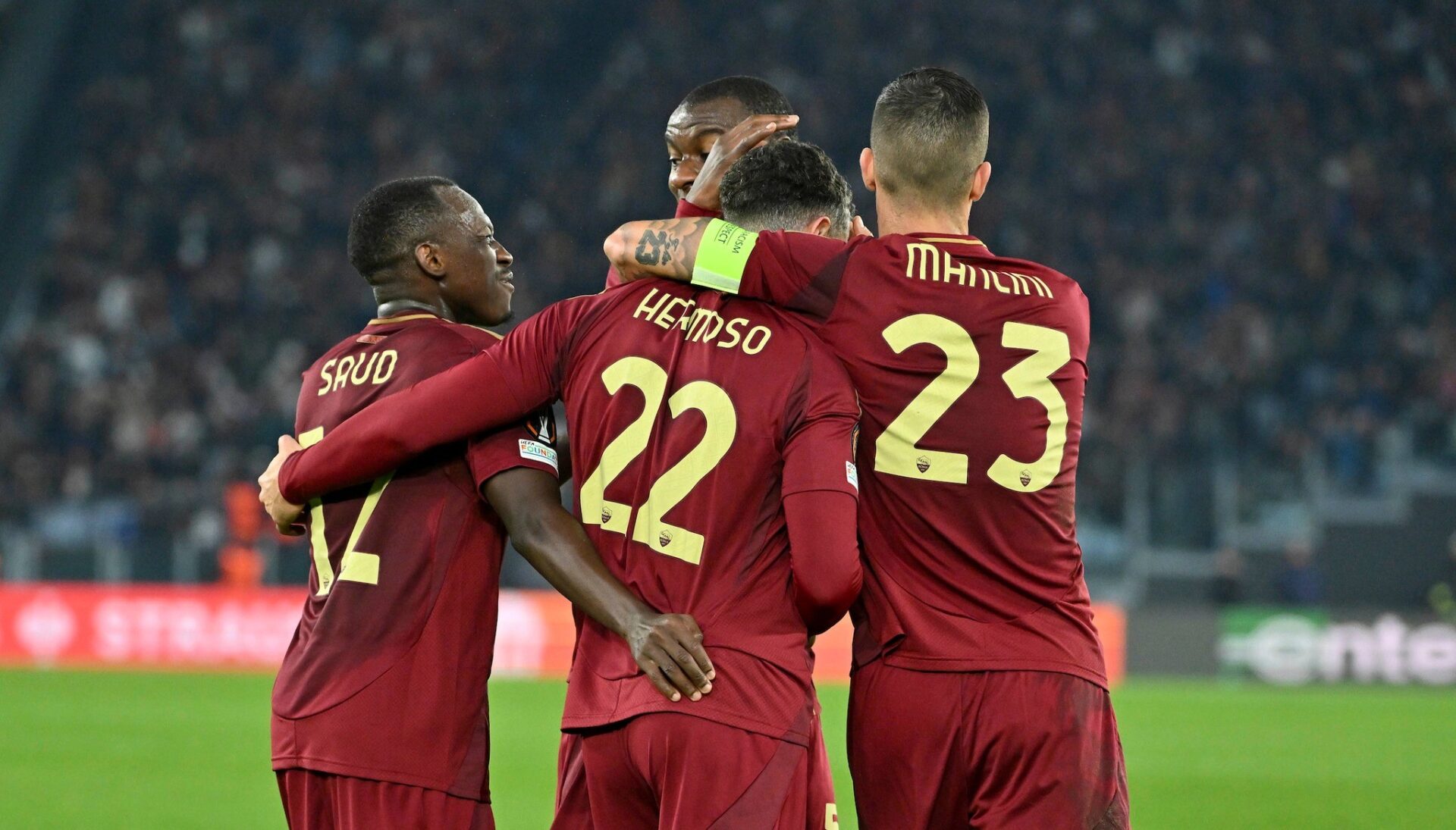 AS Roma vai contratar defesa internacional neerlandês