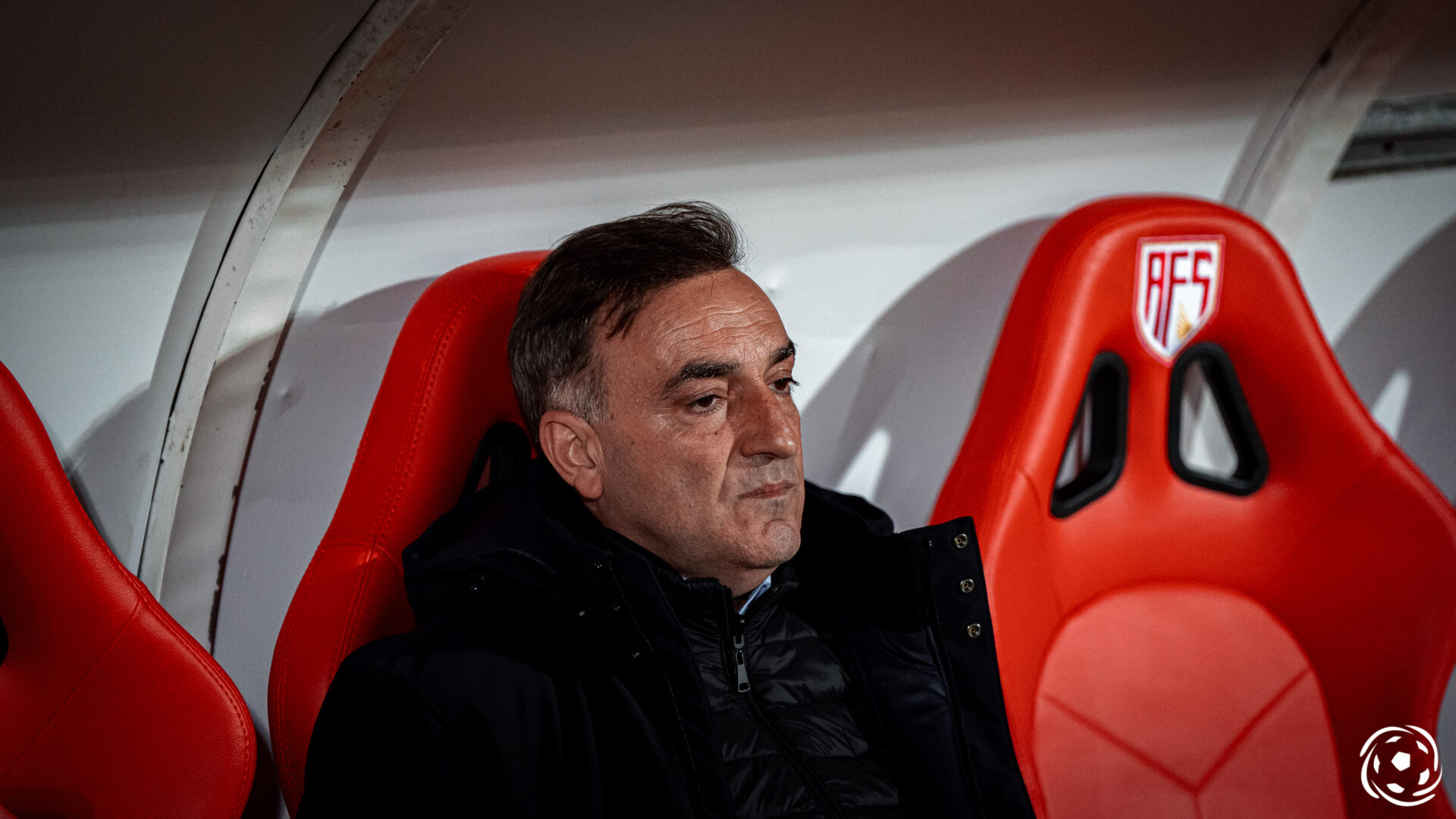 Carlos Carvalhal fala de Fran Navarro: «Aprecio, caso contrário não o tinha levado para o ...