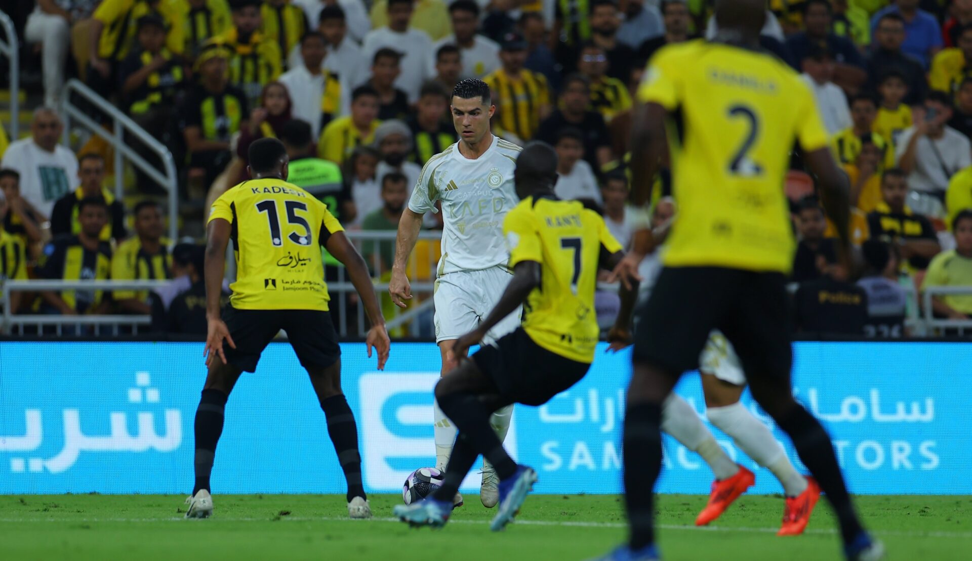 Al Nassr perde com o Al Ittihad no reencontro de Cristiano Ronaldo e Karim Benzema