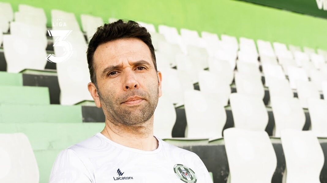 Nuno Costa sucede a João Nivea no comando do Vilaverdense